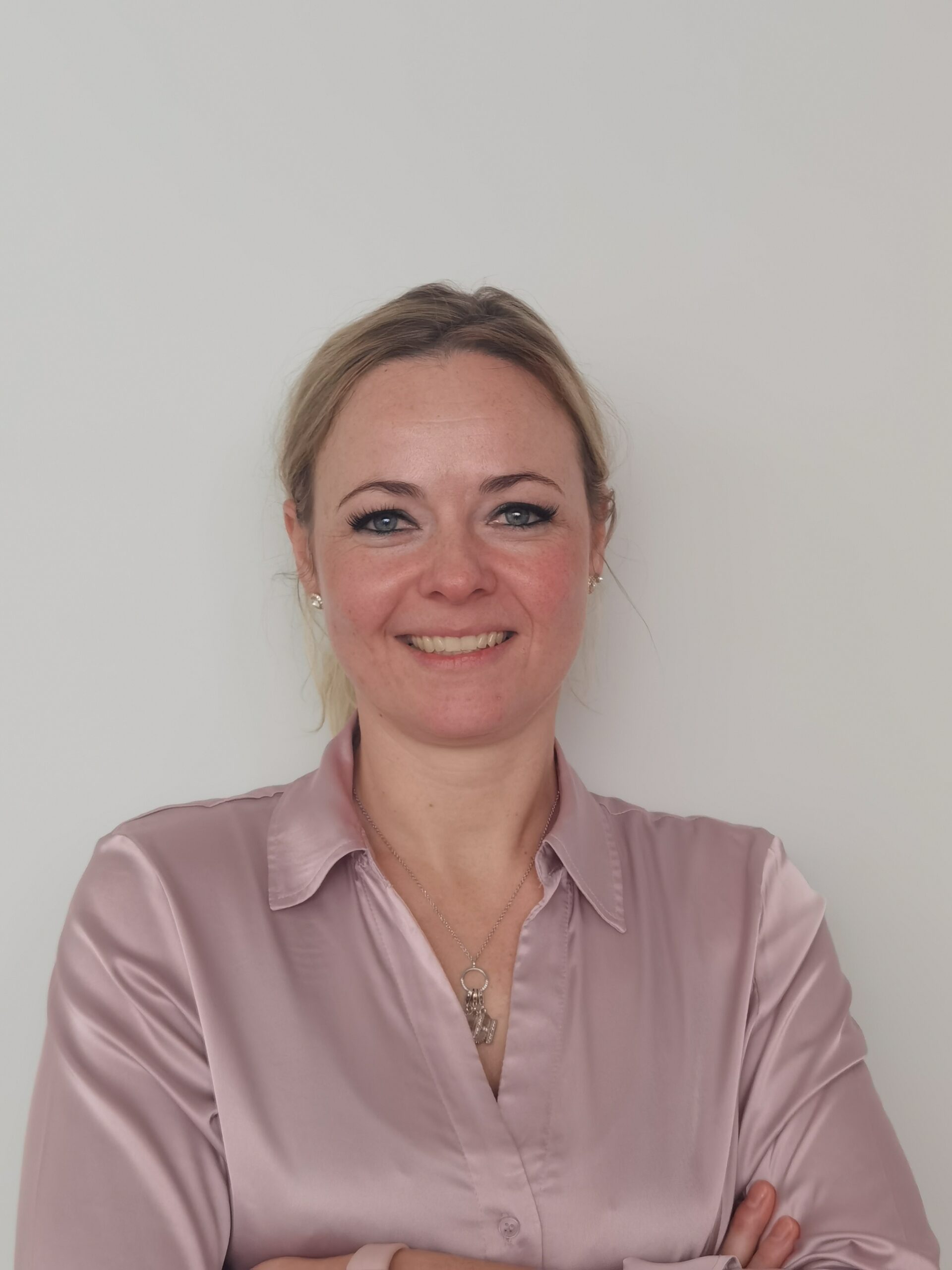 Dr. rer. nat. Judith Lach - MRT-Forschung am Universitätsklinikum Erlangen Dr. rer. nat. Judith Lach - MRT-Forschung am Universitätsklinikum Erlangen